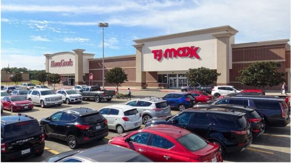 Regional Power Center in Houston Sells to Local Investor - REDnews